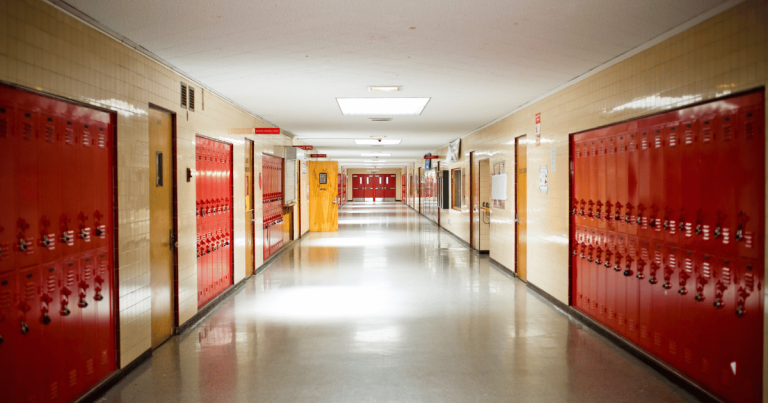 Easy Tips for Top Notch Hallway Behavior - Mrs. Moe's Modifications