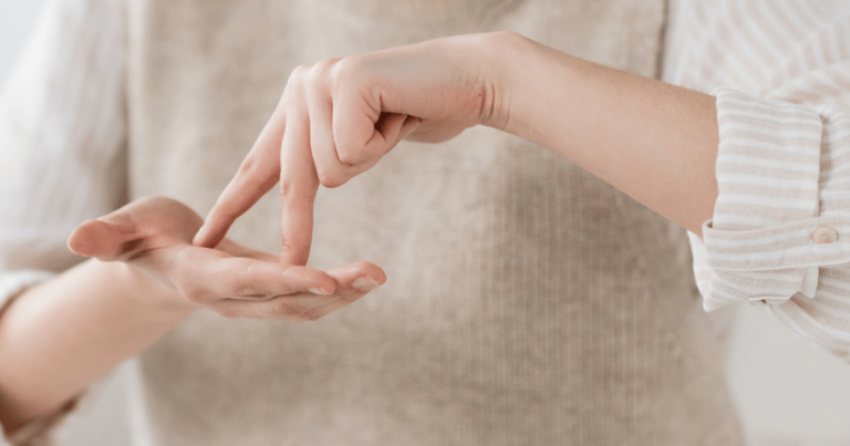 Best Hand Signals for Classroom Management - Mrs. Moe's Modifications